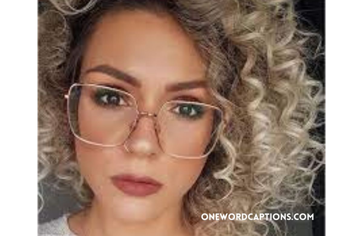 300+ Best Caption for Profile Picture for Instagram - One Word Captions